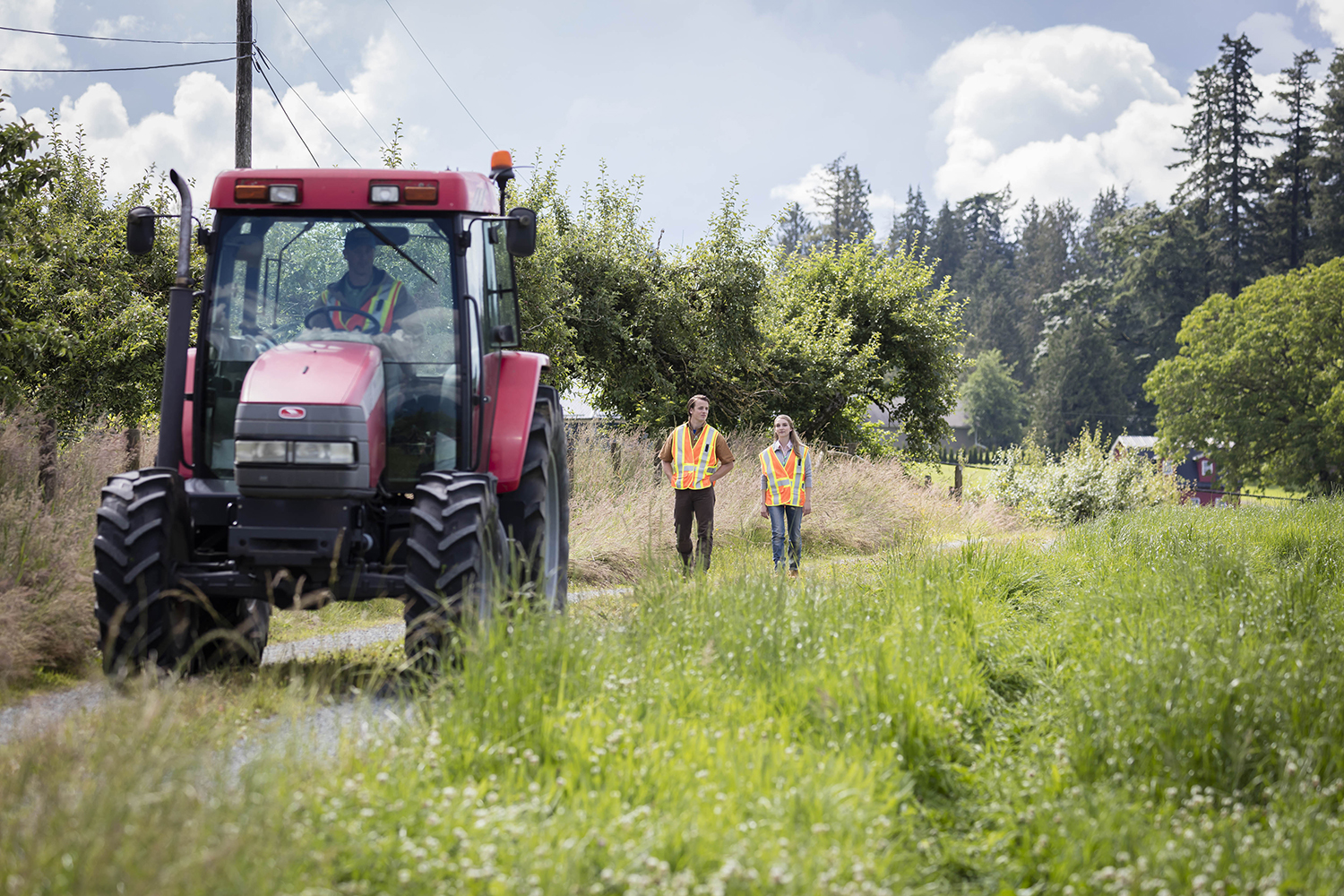 Tractor training highlights safety - Country Life in BC